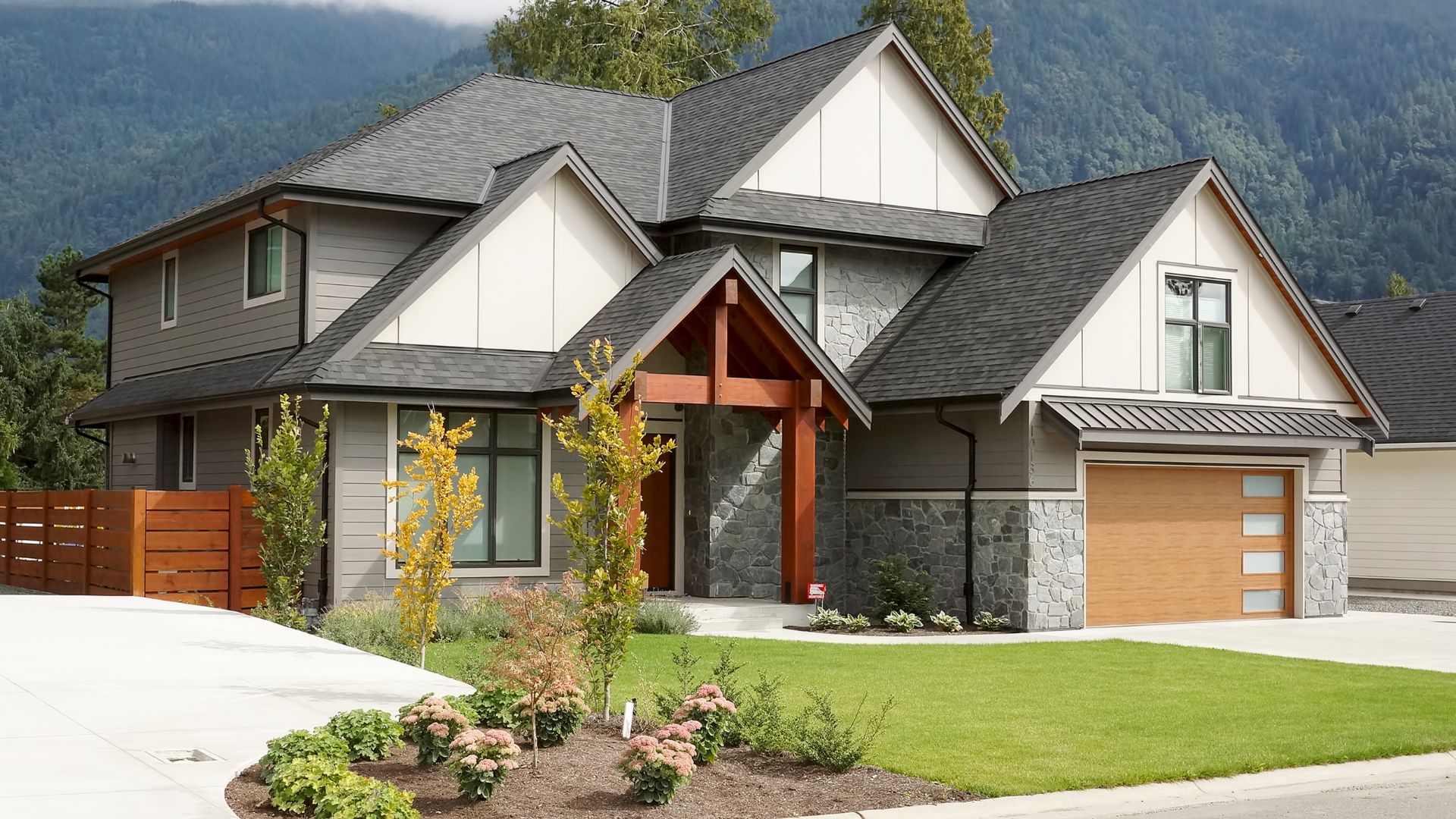 4 Beautiful and Functional Garage Door Ideas